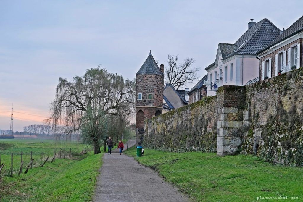 Ausflug nach Zons: Die mittelalterliche Feste am Niederrhein